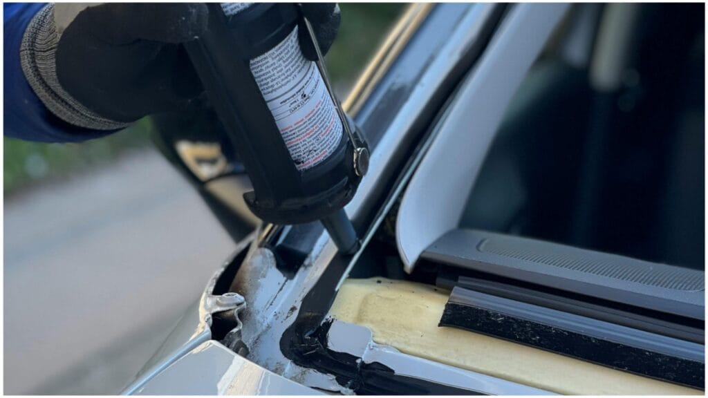 What is the strongest glue for automotive plastic? Guide